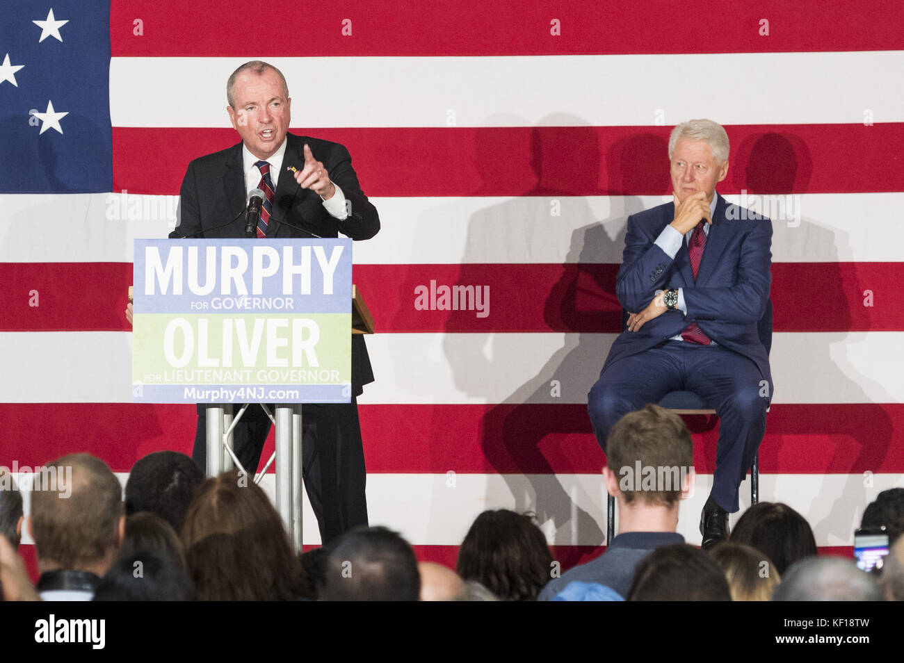 Paramus, NJ, USA. 24th Oct, 2017. Former President BILL CLINTON ...