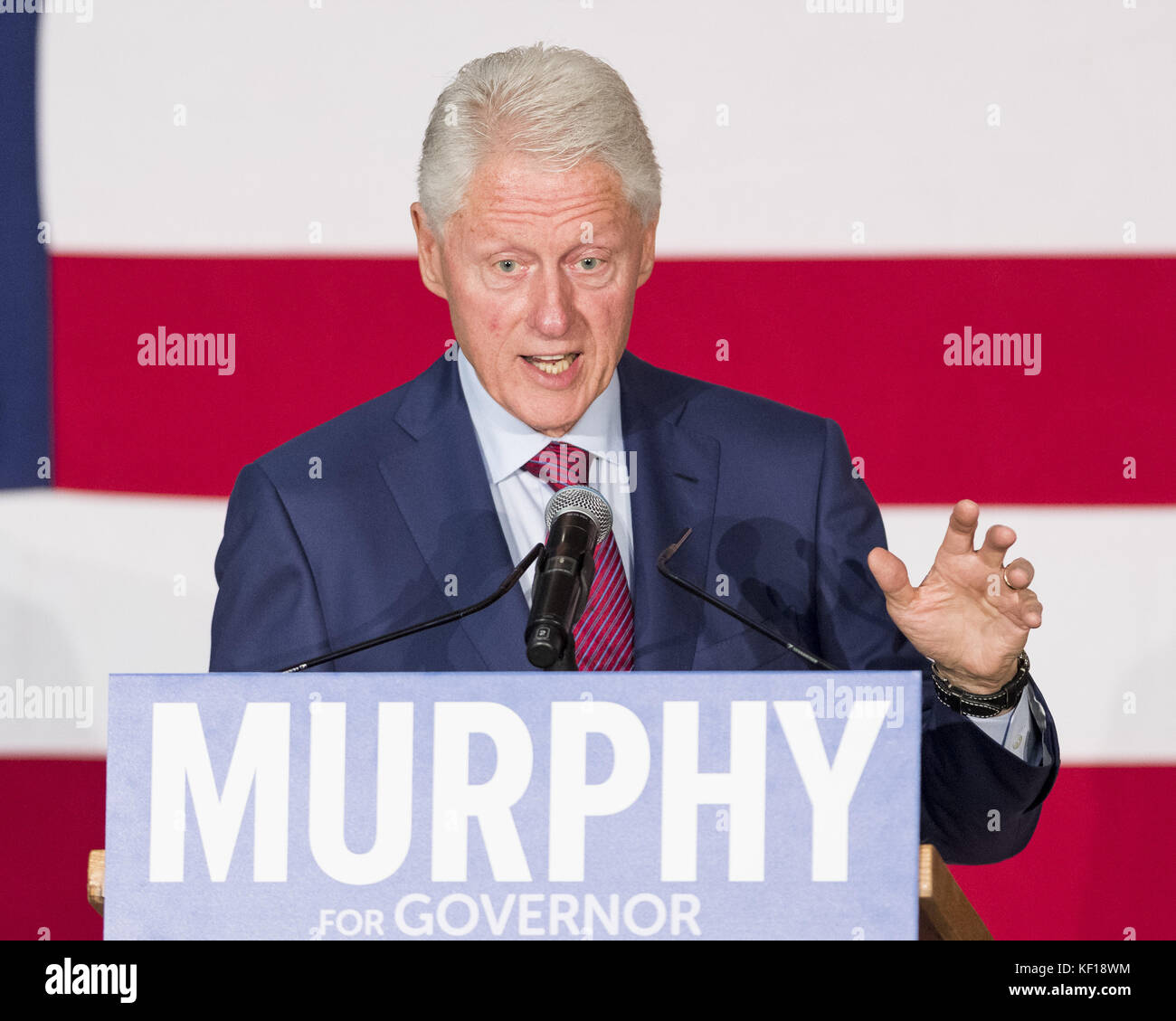 Paramus, NJ, USA. 24th Oct, 2017. Former President BILL CLINTON ...