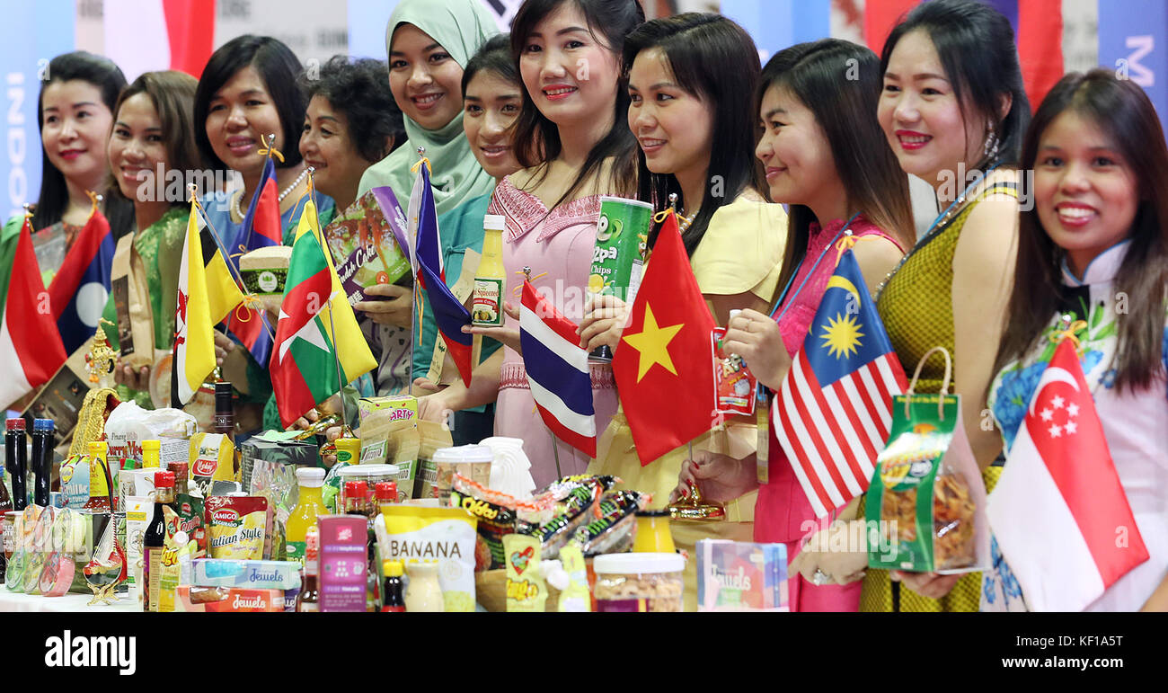 Food fest Models from the 10 ASEAN member nations show off their food ...