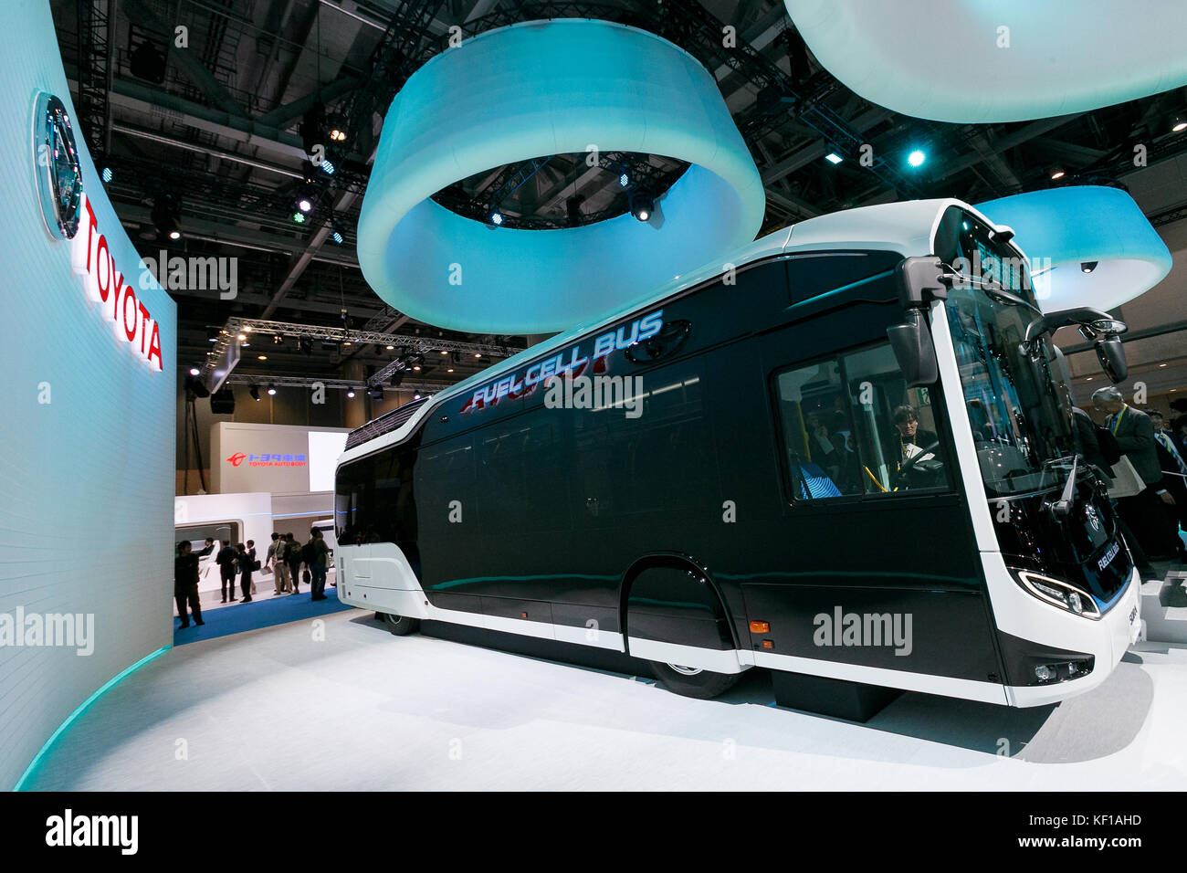 Tokyo, Japan. 25th Oct, 2017. The Toyota Fuel Cell Bus Sora on display ...