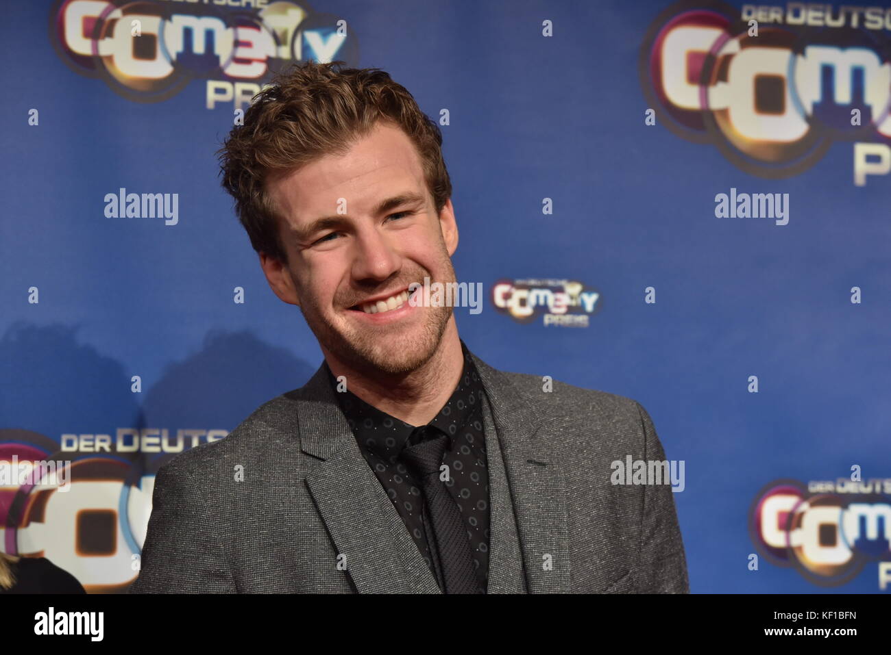 Cologne, Germany. 24th Oct, 2017. Comedian Luc Mockridge arrives for ...