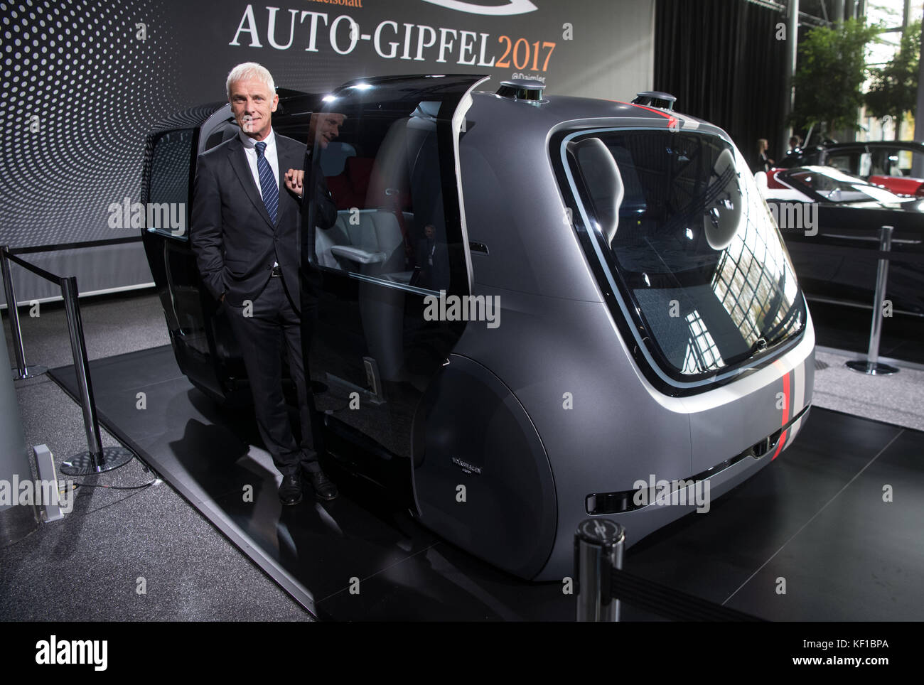 Sindelfingen, Germany. 25th Oct, 2017. The chairman of the VW AG ...