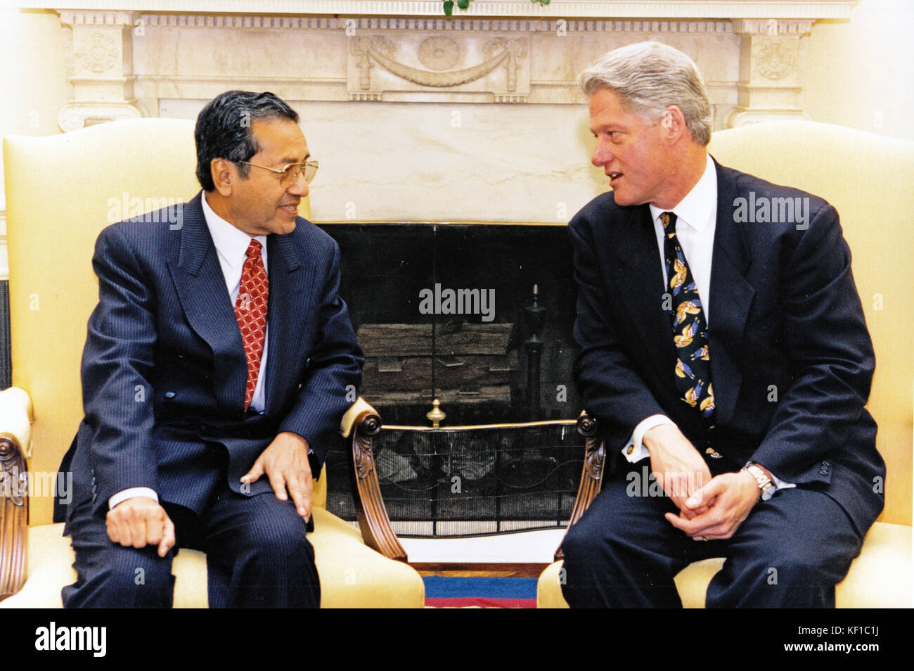United States President Bill Clinton meets with Prime Minister Bin ...