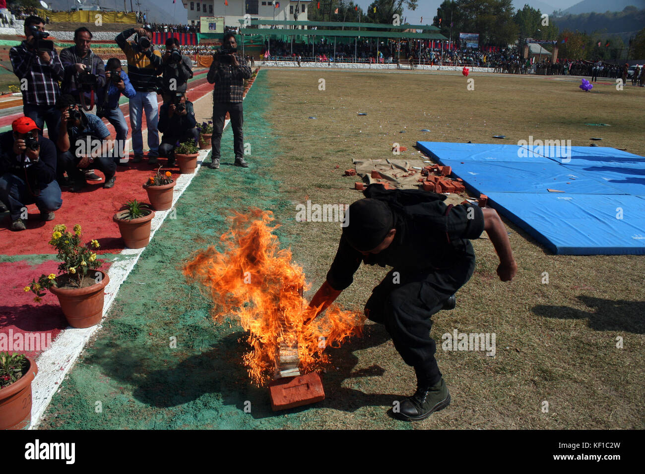 Indian commandos hi-res stock photography and images - Alamy