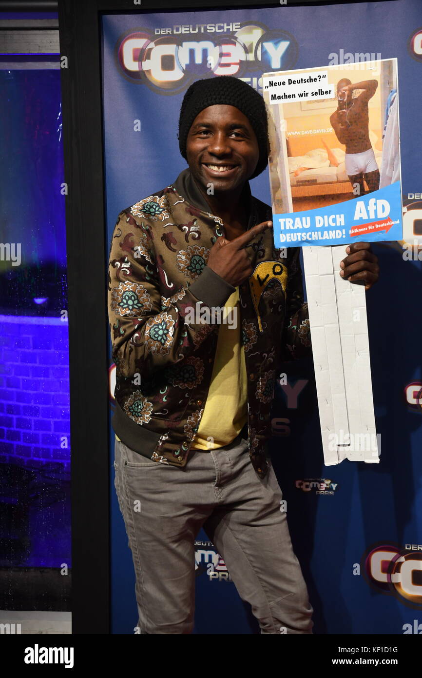 Cologne, Germany. 24th Oct, 2017. Comedian Dave Davis arrives for the ...