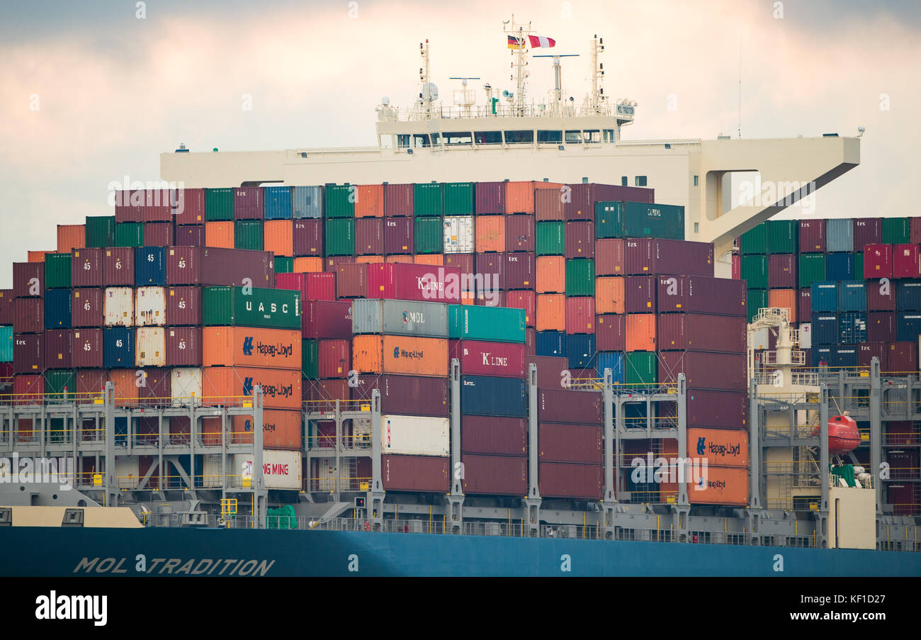 Hamburg, Germany. 20th Oct, 2017. The freight ship "MOL Tradition" can ...