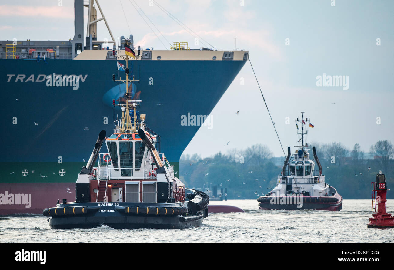 Hamburg, Germany. 20th Oct, 2017. The freight ship "MOL Tradition" can ...