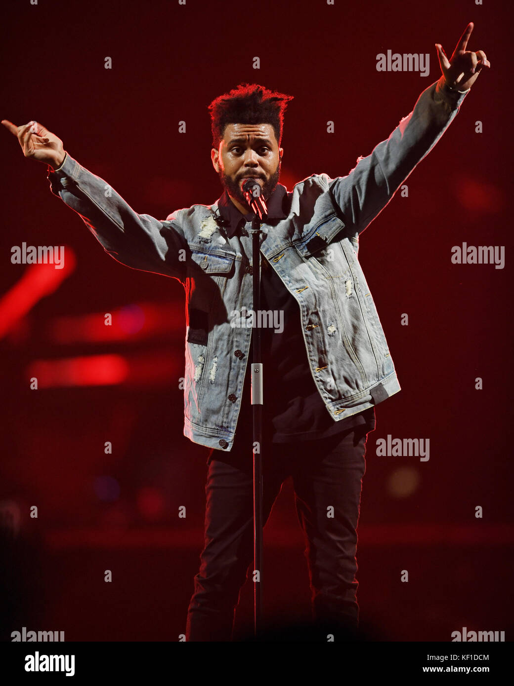 Miami, FL, USA. 24th Oct, 2017. The Weeknd performs at the ...