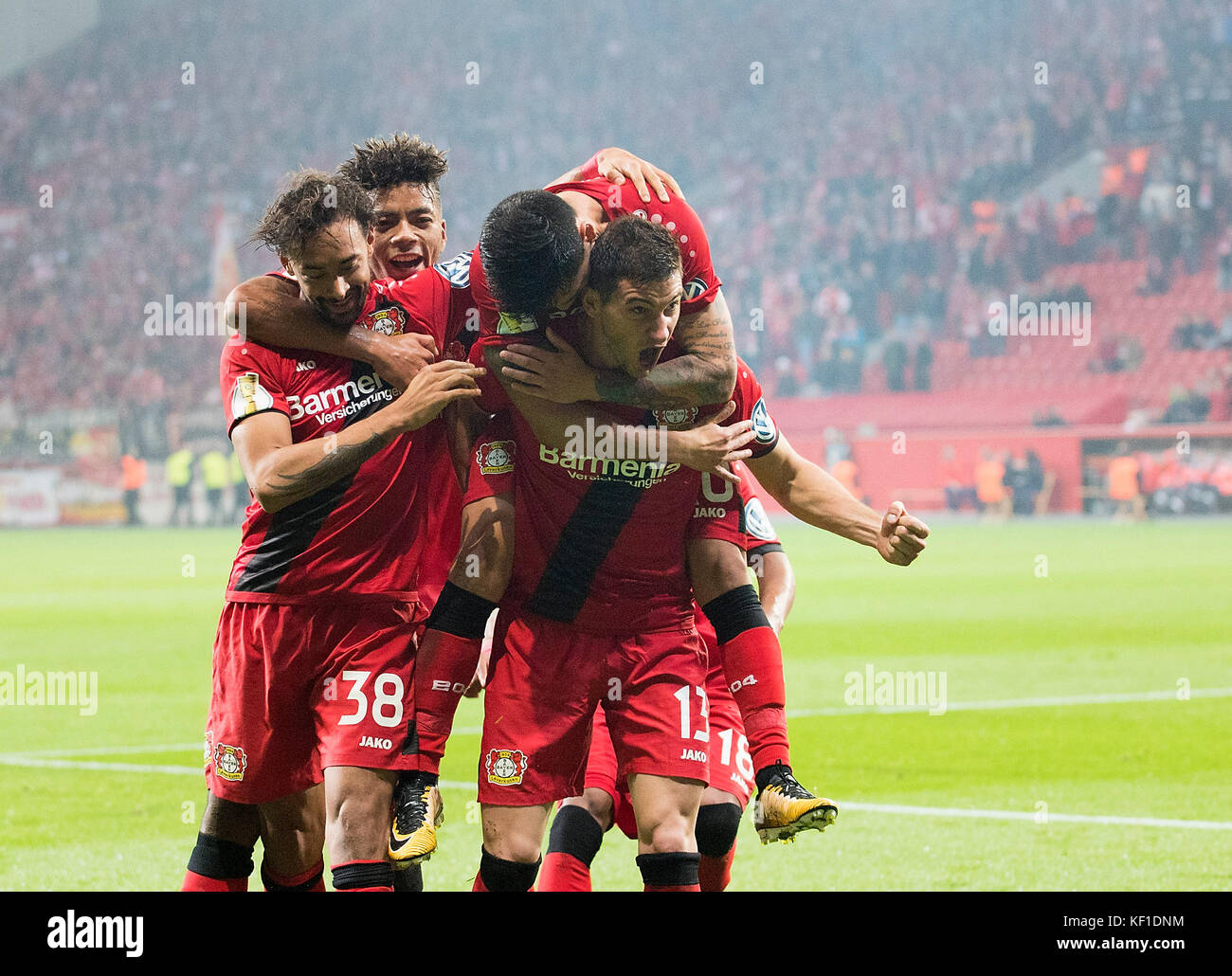 jubilationtraube lev um Lucas ALARIO (LEV) after seinem goal zum 2:1, v ...