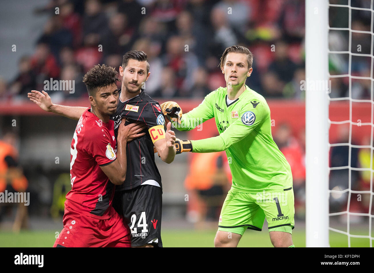 left to right Benjamin HENRICHS (LEV), Steven SKRZYBSKI (Union ...