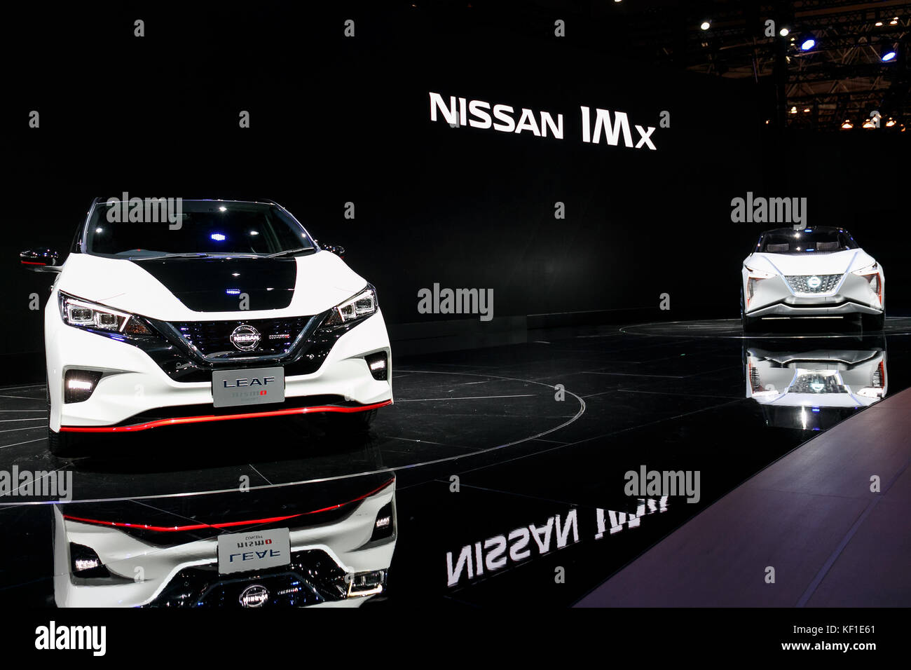 Tokyo, Japan. 25th October, 2017. (L to R) The new Nissan LEAF NISMO ...