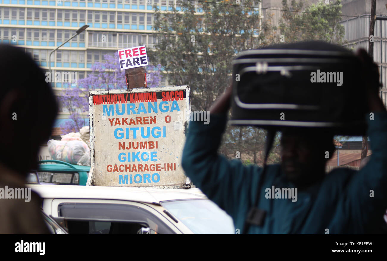 Nairobi, Kenya. 25th Oct, 2017. Matatu operators plying Nairobi-Muranga ...