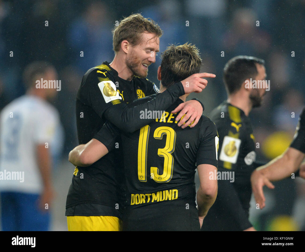 Magdeburg, Deutschland. 24th Oct, 2017. left to right: Andre SCHUERRLE ...