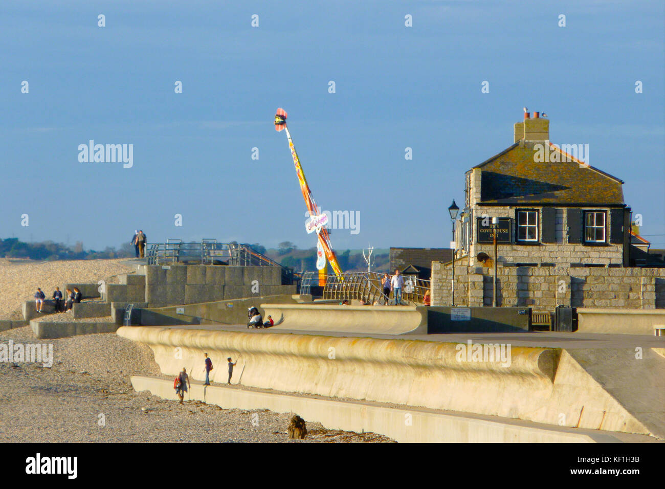 Portland, UK. 25th October 2017 - A welcome dry and sunny day on Chesil ...
