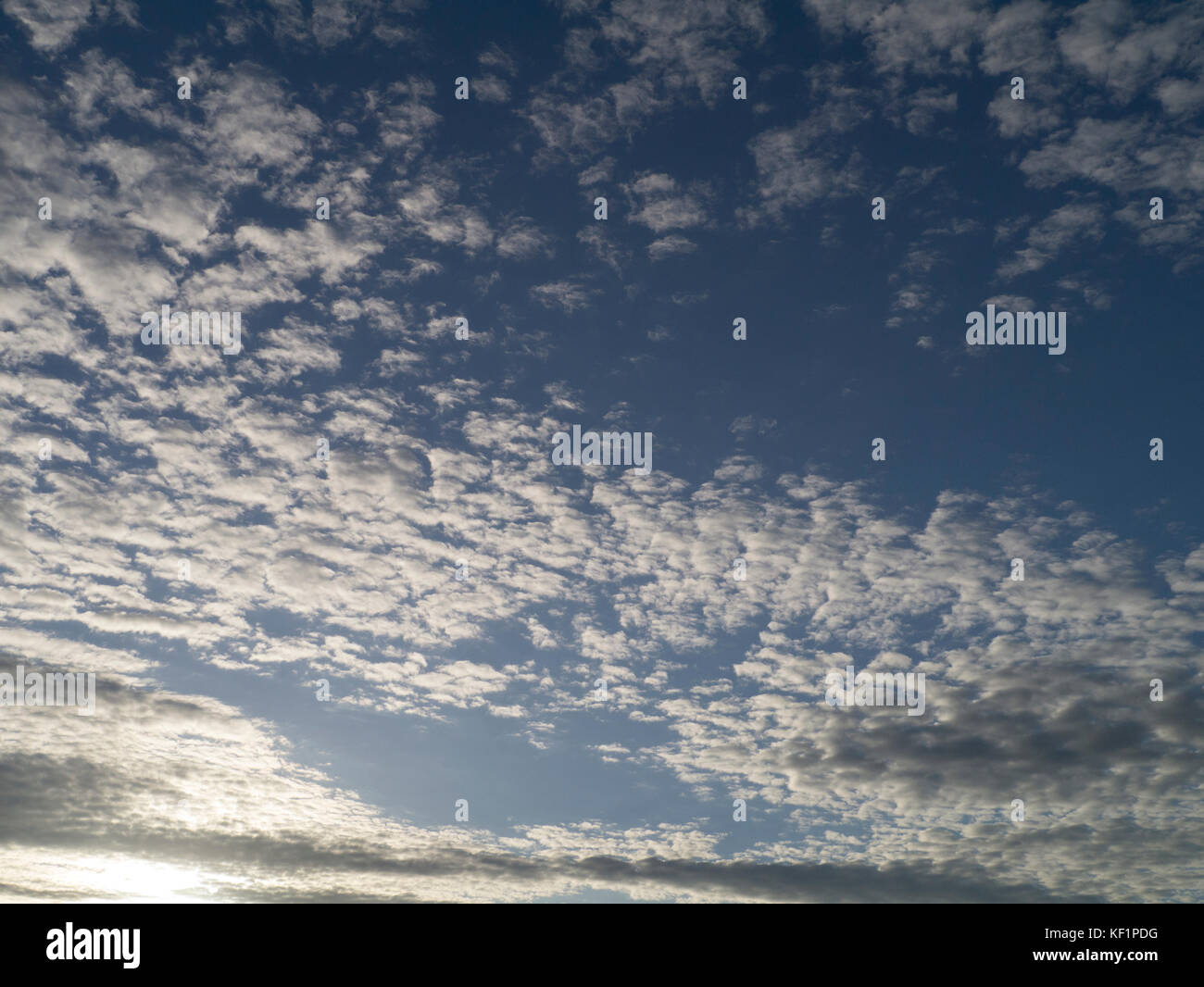 Skyscape hi-res stock photography and images - Alamy