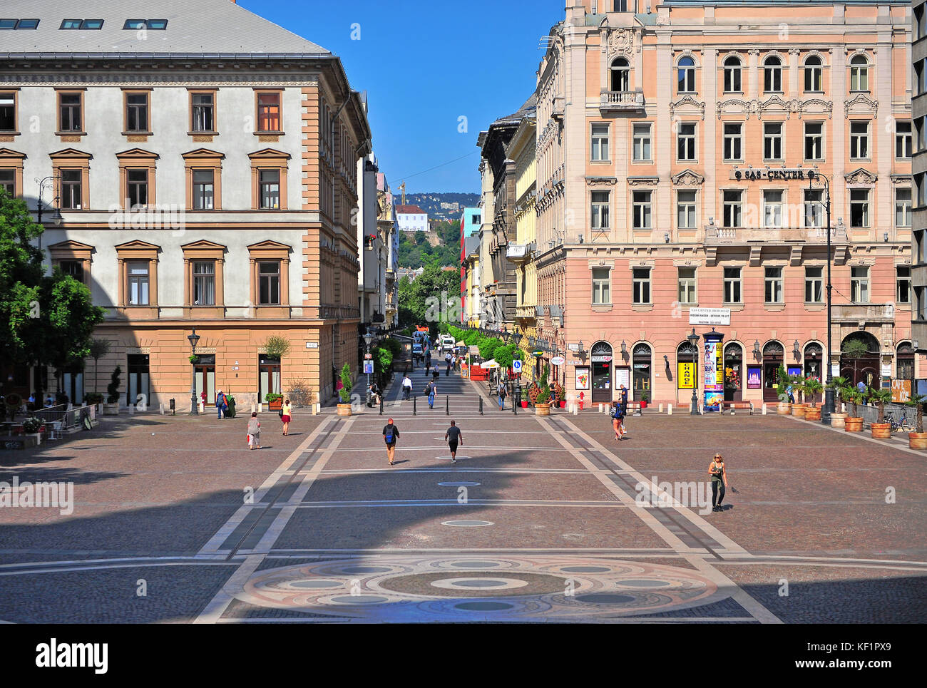BUDAPEST - JUNE 8: View of the square in the centre of Budapest city on ...