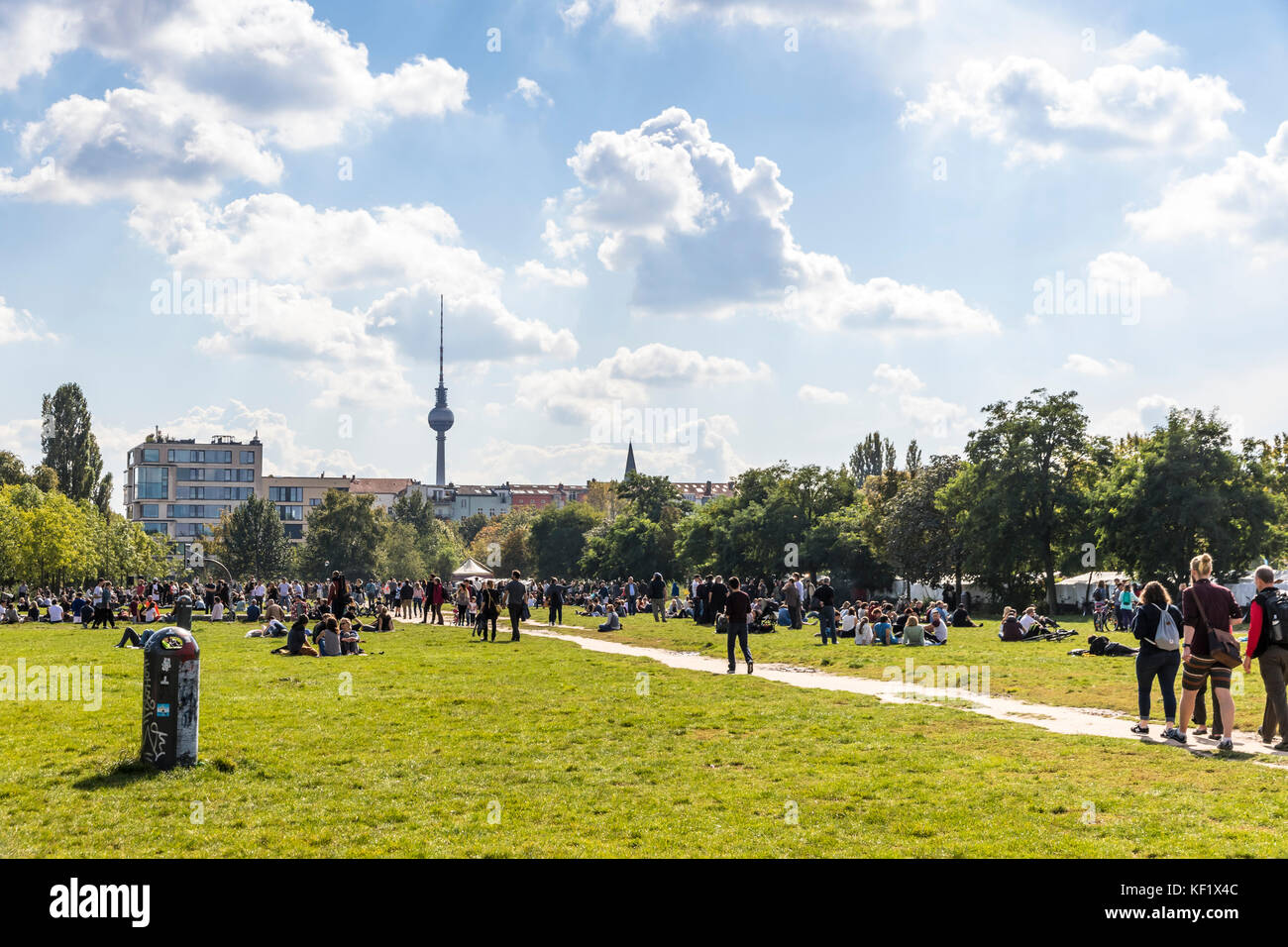 Berlin mauerpark flea market hi-res stock photography and images - Alamy