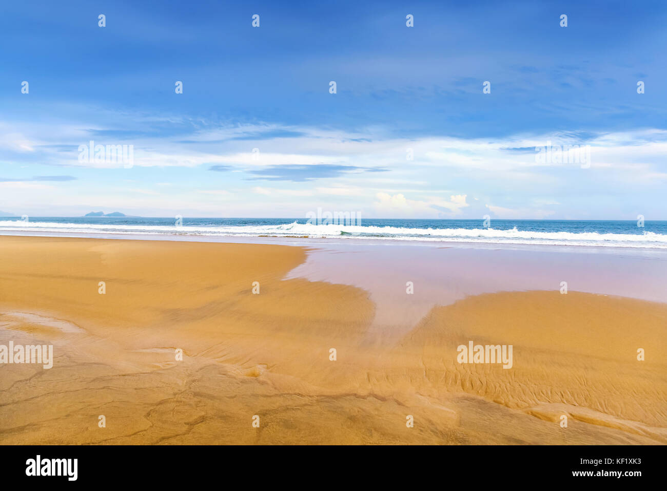 Beach marine scenery Stock Photo - Alamy