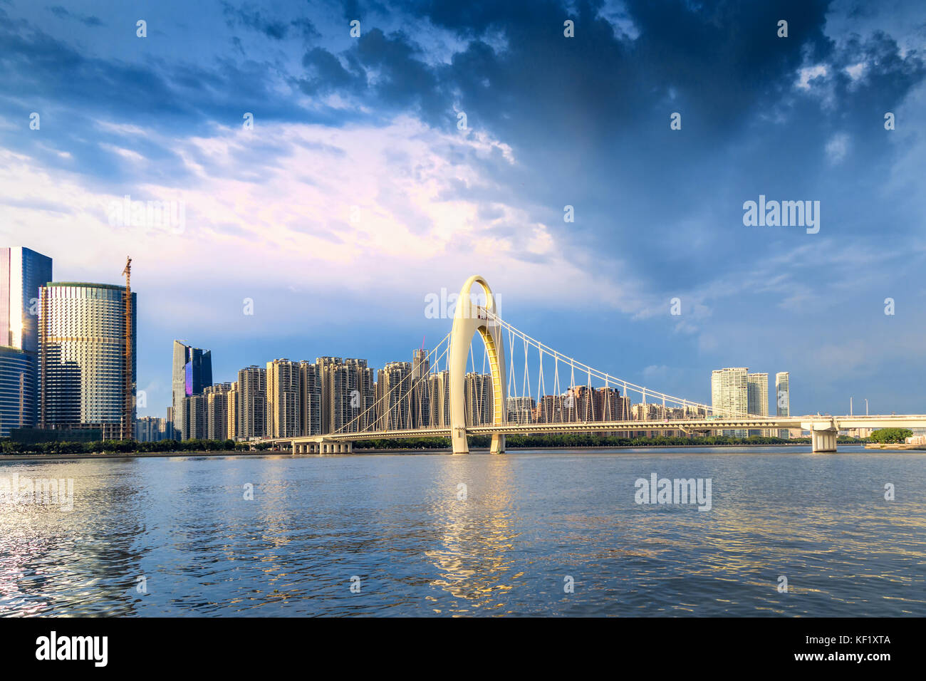 City appearance reflection river bridge hi-res stock photography and ...