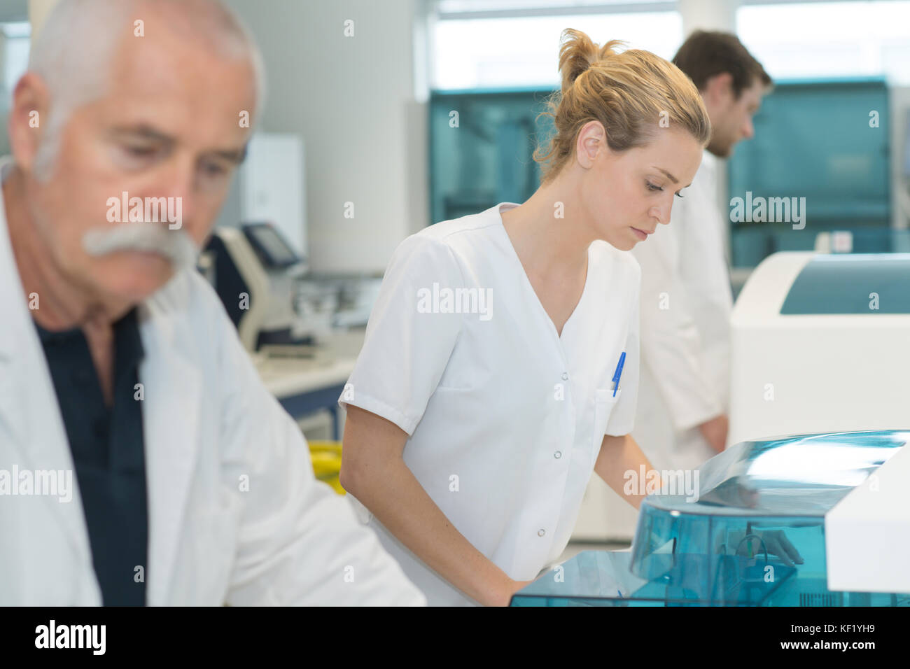 Scientists studying hi-res stock photography and images - Alamy