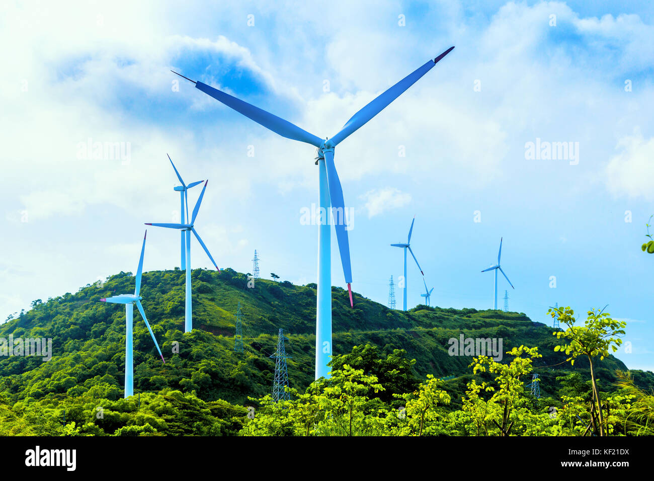 Wind powered attractions hi-res stock photography and images - Alamy
