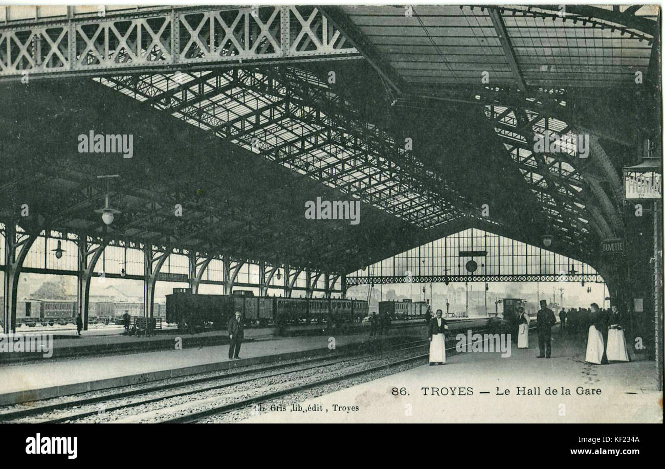 Troyes station hi-res stock photography and images - Alamy