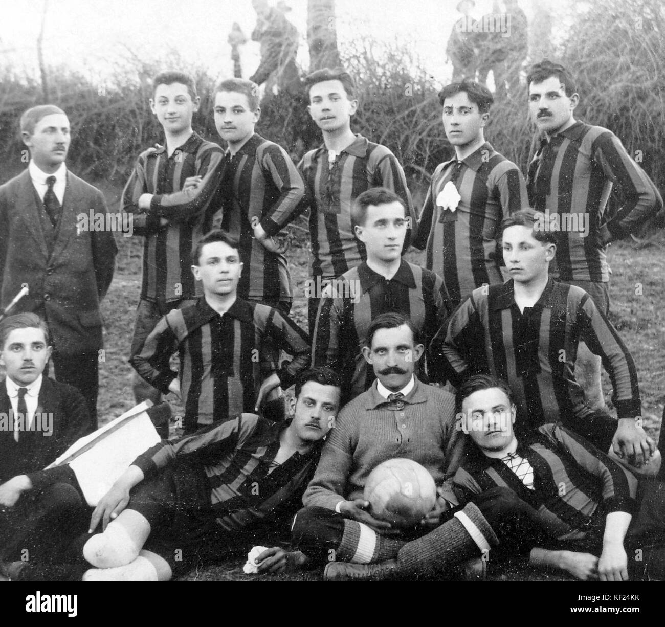 Professional soccer and men hi-res stock photography and images - Alamy