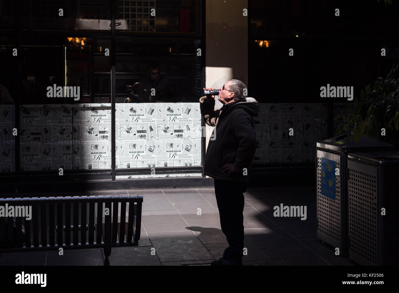 Street drinking hi-res stock photography and images - Alamy