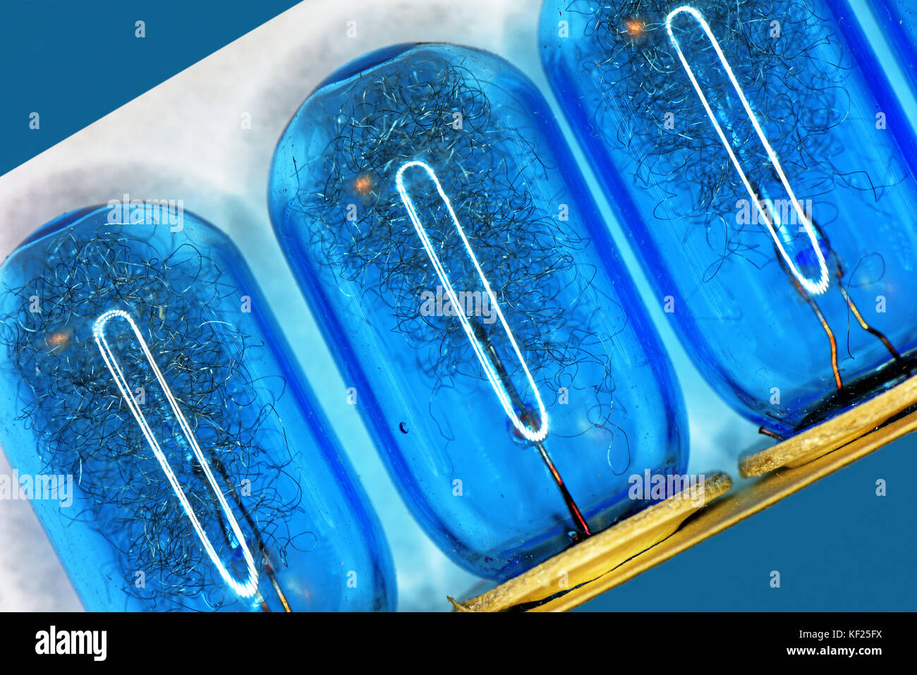 Flash bulbs hi-res stock photography and images - Alamy