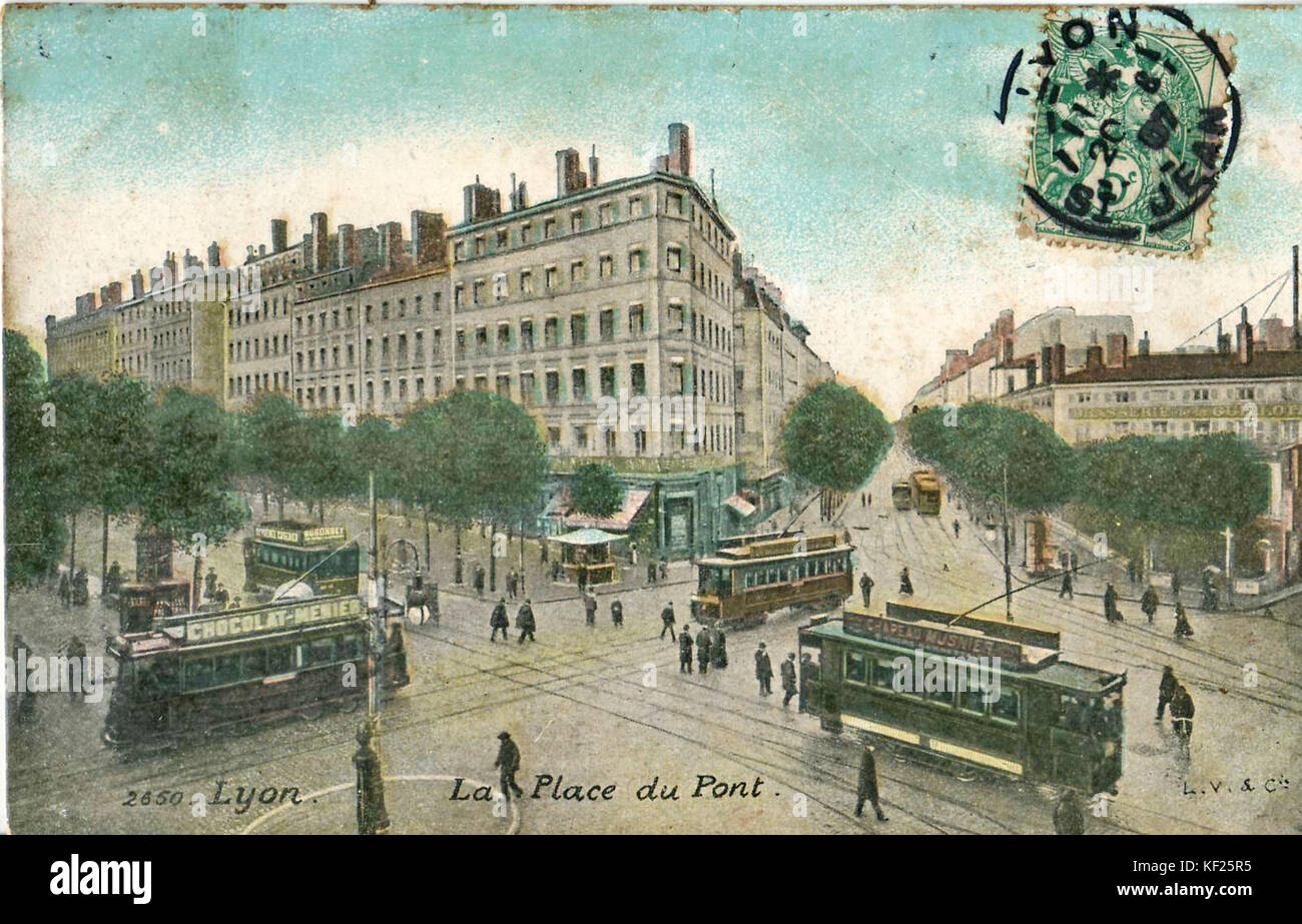 LV & Cie 2650 LYON La Place du Pont Stock Photo - Alamy