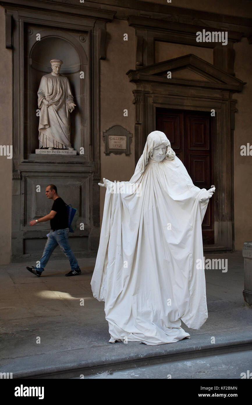 Florence, Tuscany - April 09, 2011, Statue of Cosimo Pater Patriae ...