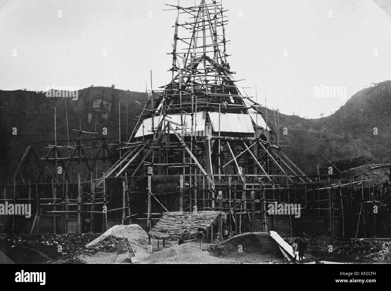 Churches under construction hi-res stock photography and images - Alamy