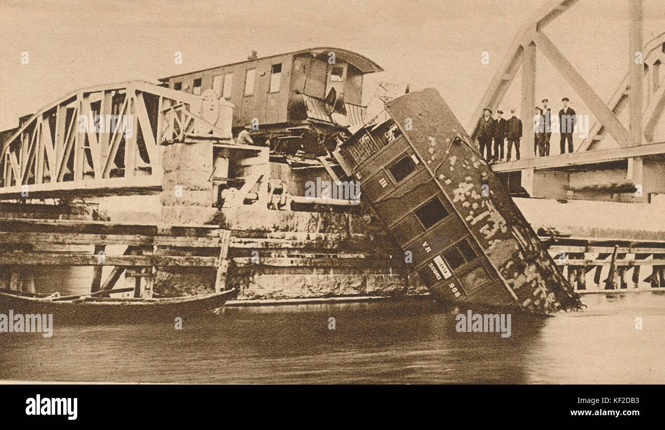 This image documents the train accident at Uimaharju Station in 1929 ...