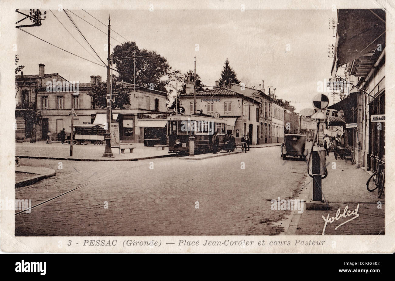 Yobled 3 PESSAC Place Jean Cordier et cours Pasteur Stock Photo - Alamy