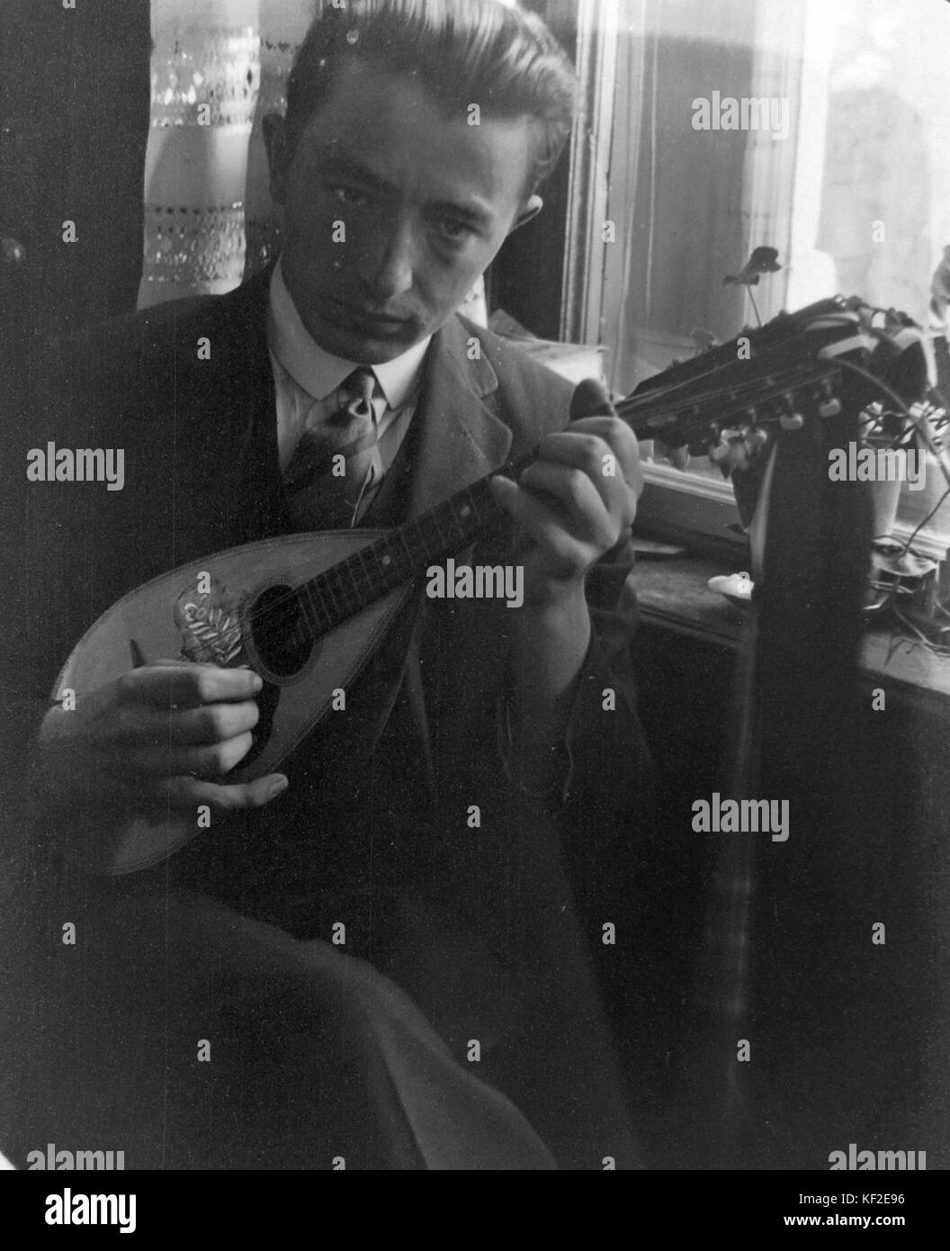 Portrait, man, musical instrument, musician 14466 Stock Photo - Alamy