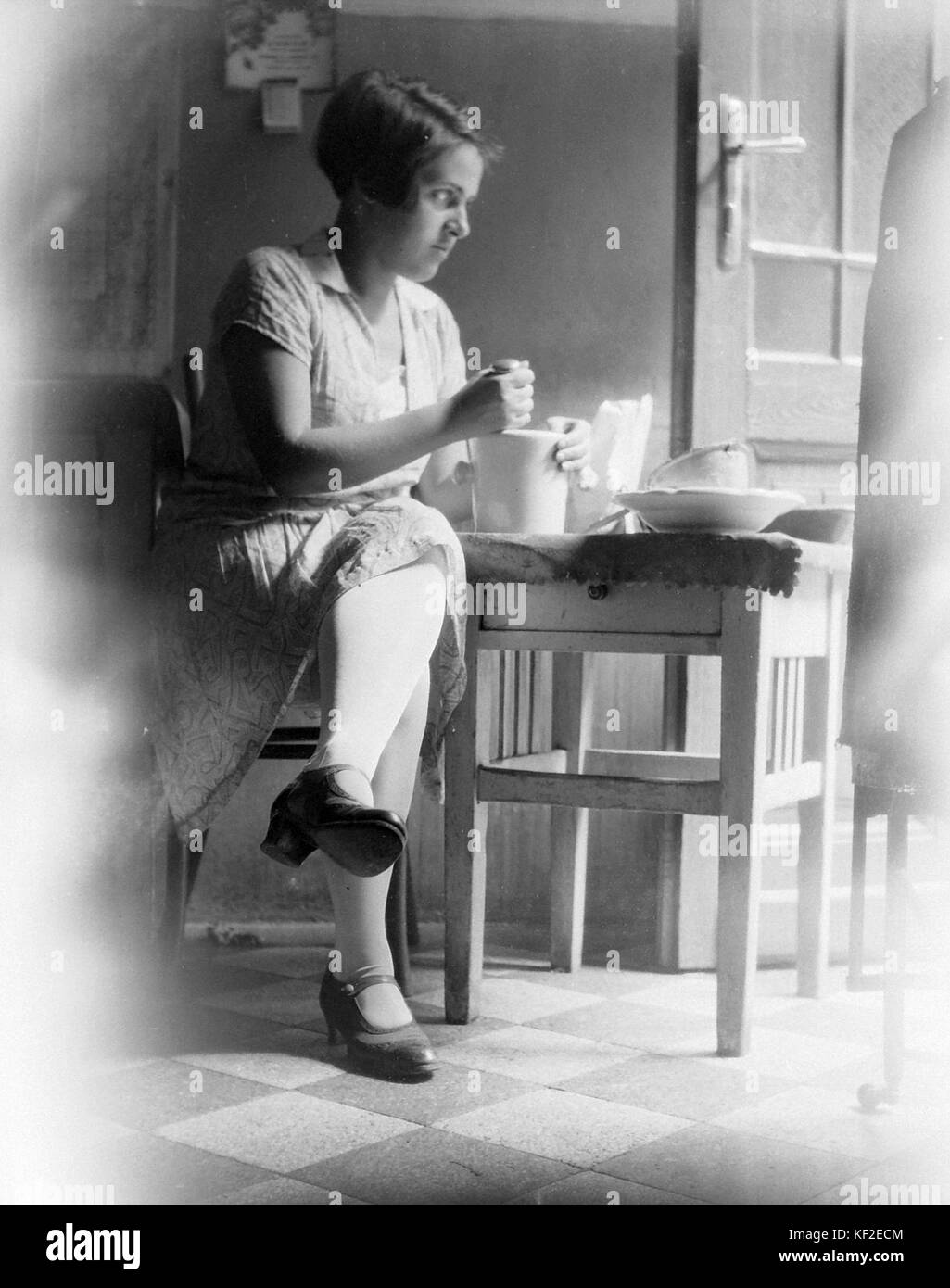 Portrait, woman, pot, kitchen stool, kitchen, work 14434 Stock Photo ...