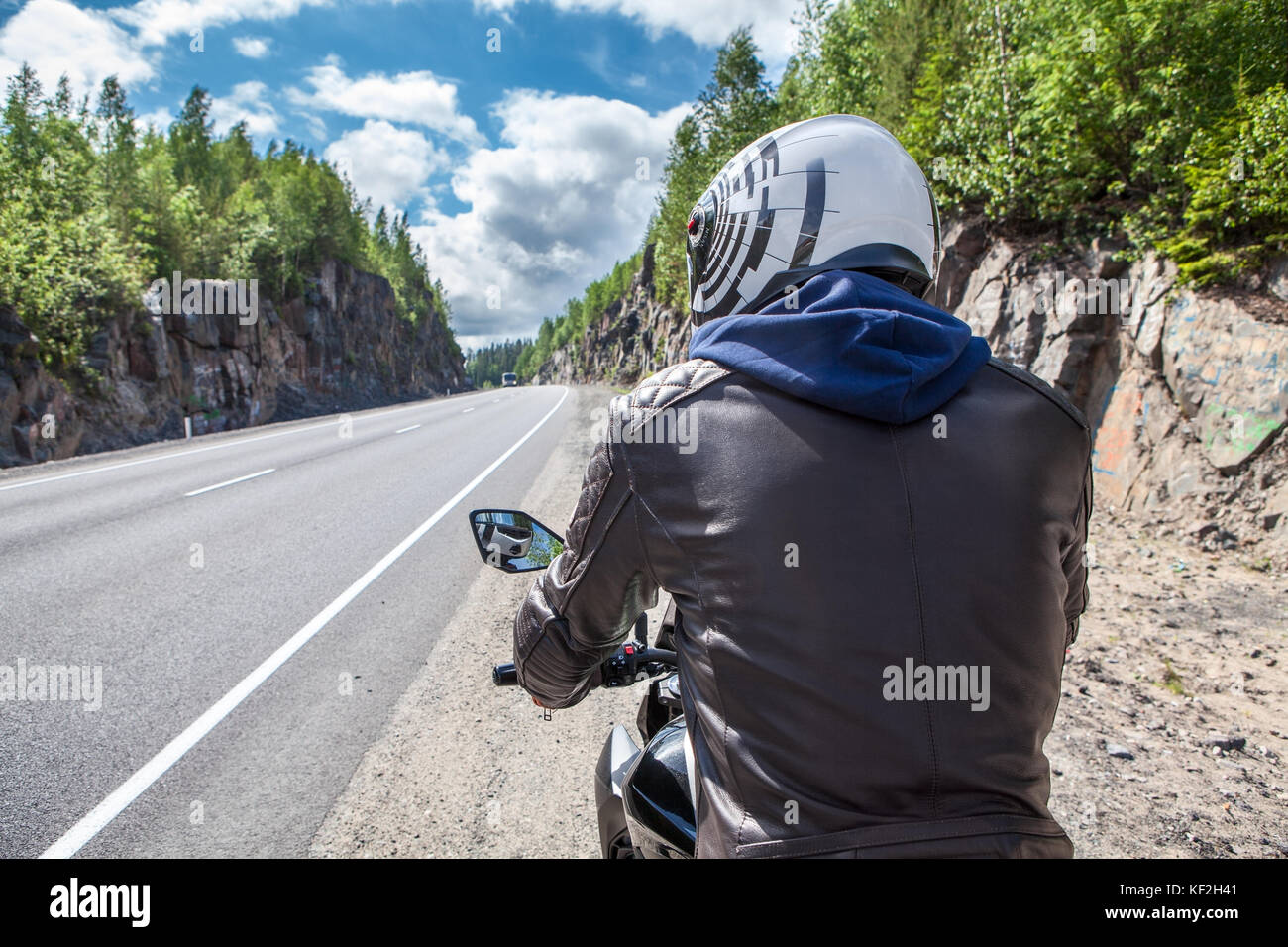 Stopped by the roadside hi-res stock photography and images - Alamy