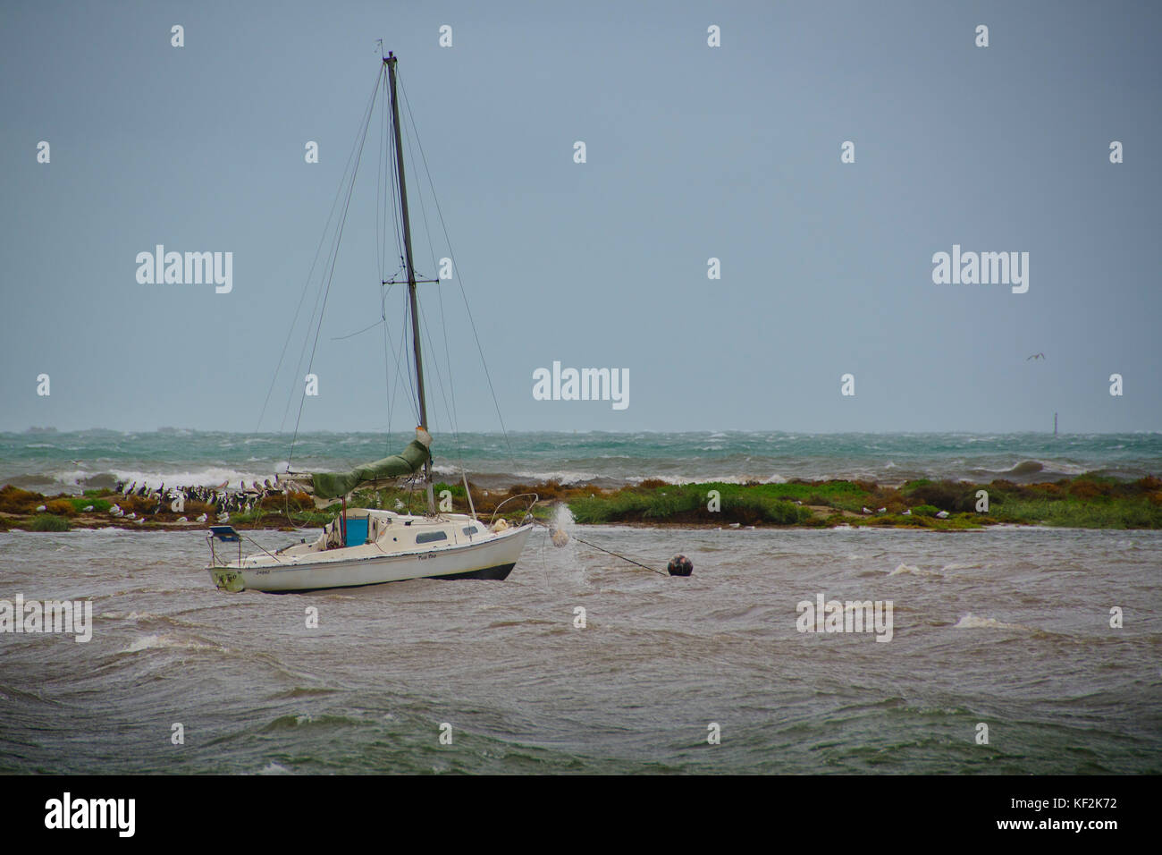Battered boats hi-res stock photography and images - Alamy