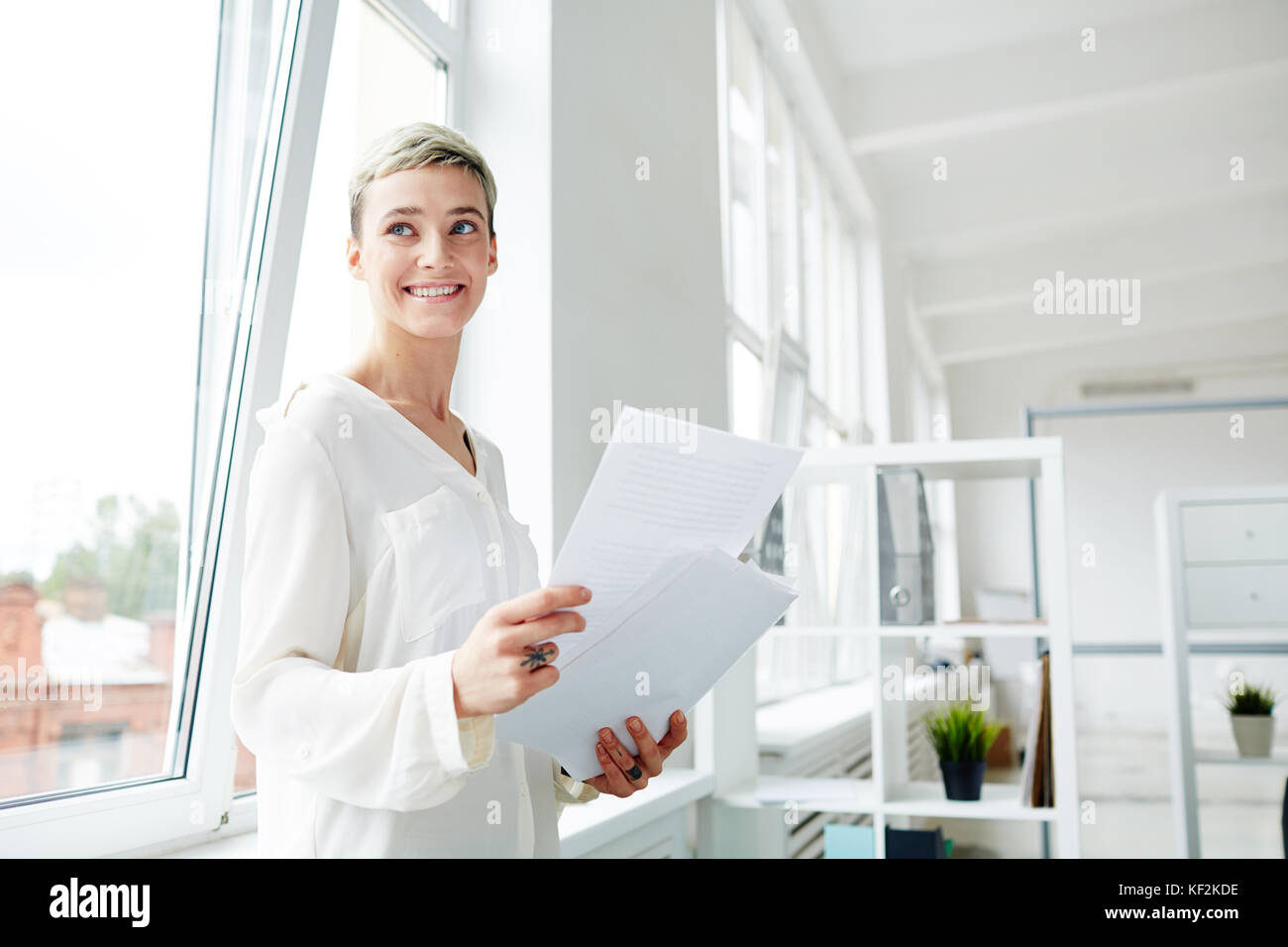 Accountant happy hi-res stock photography and images - Alamy