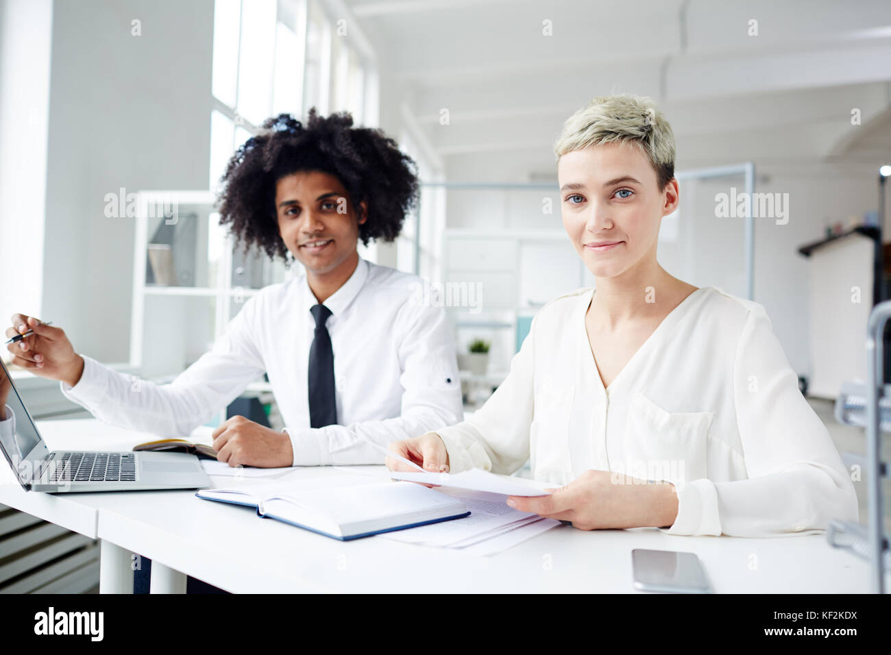 Making business research Stock Photo - Alamy