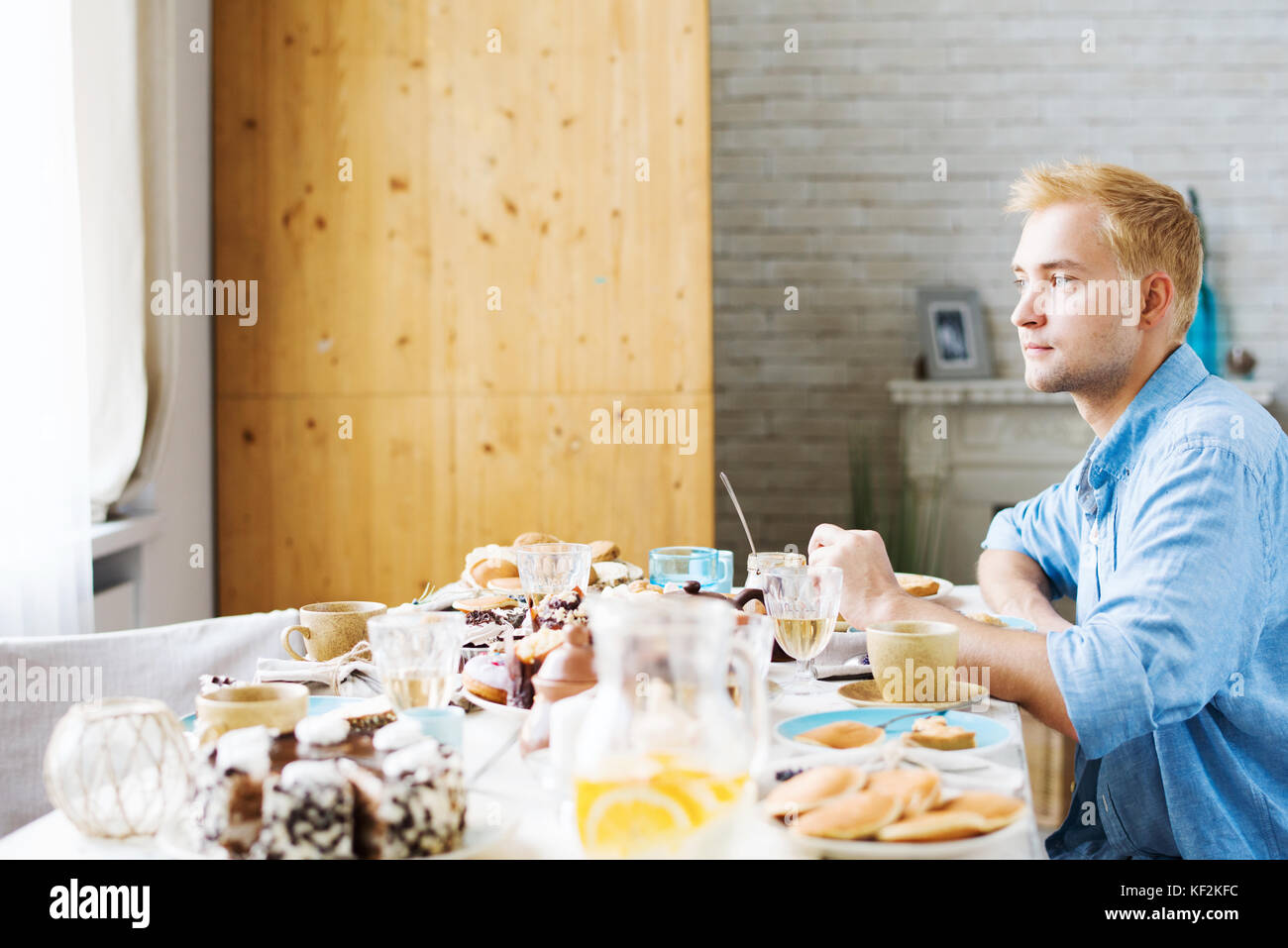 Dinner alone hi-res stock photography and images - Alamy
