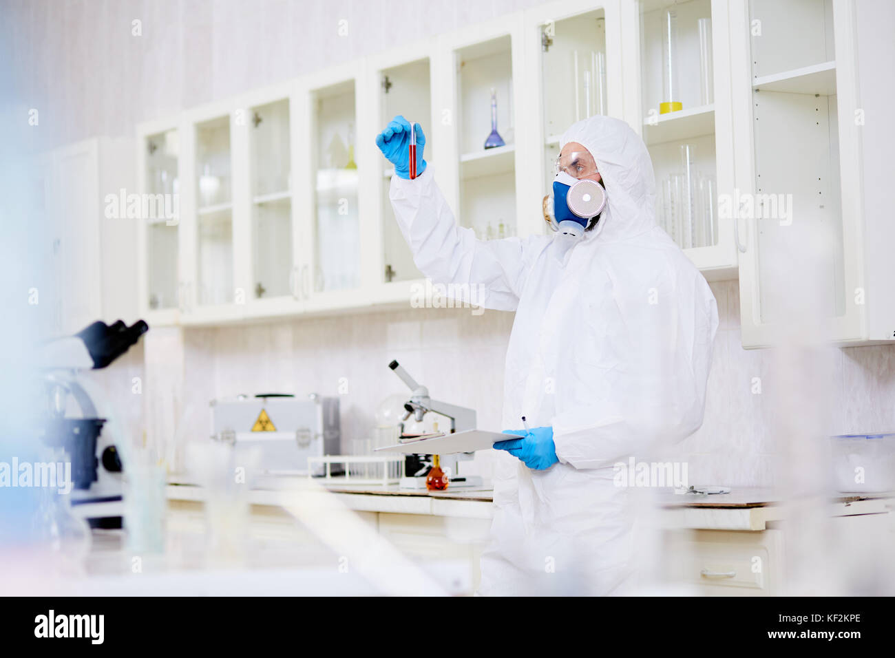 Lab uniform hi-res stock photography and images - Alamy