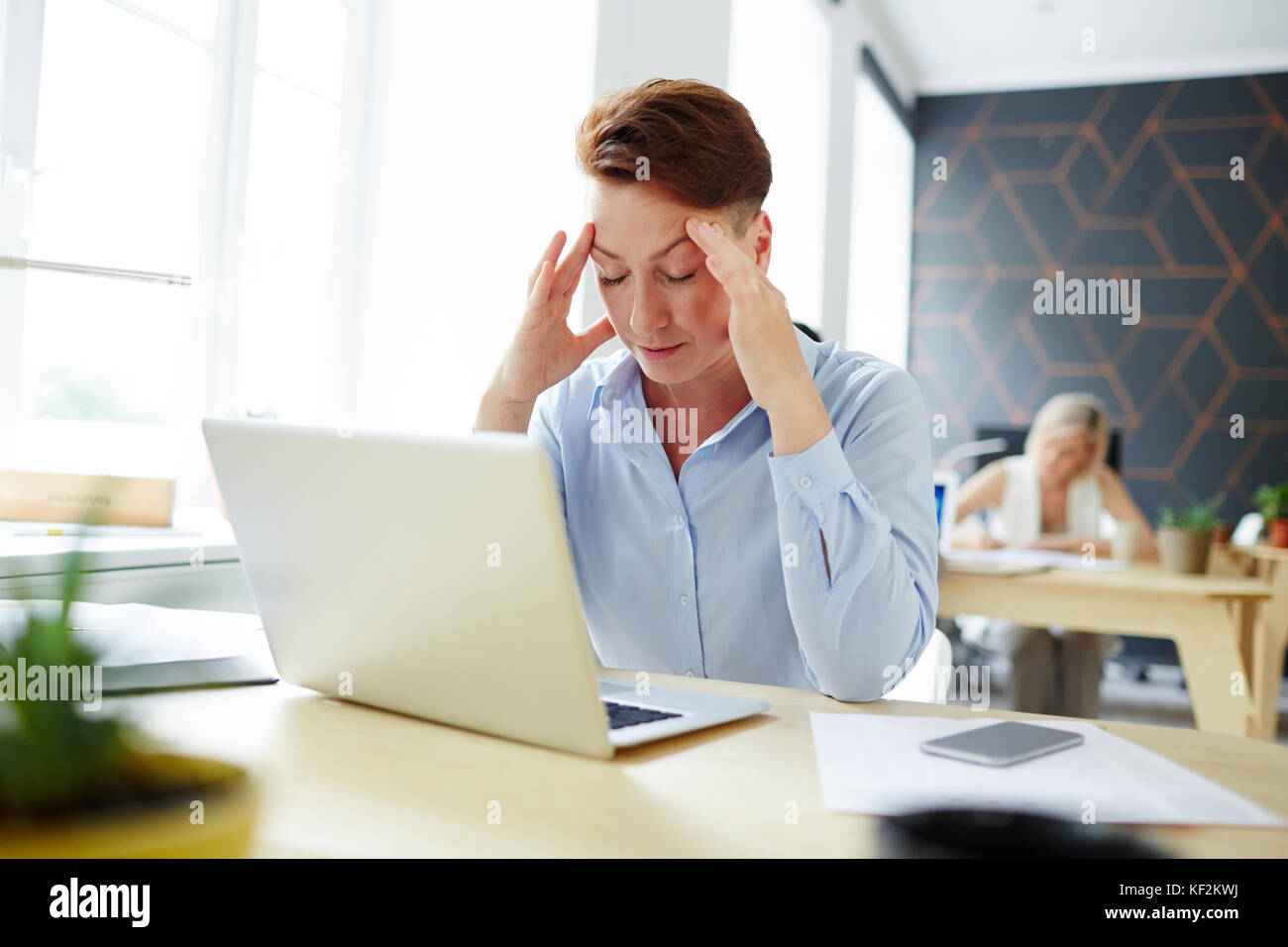 News anchor woman hi-res stock photography and images - Alamy