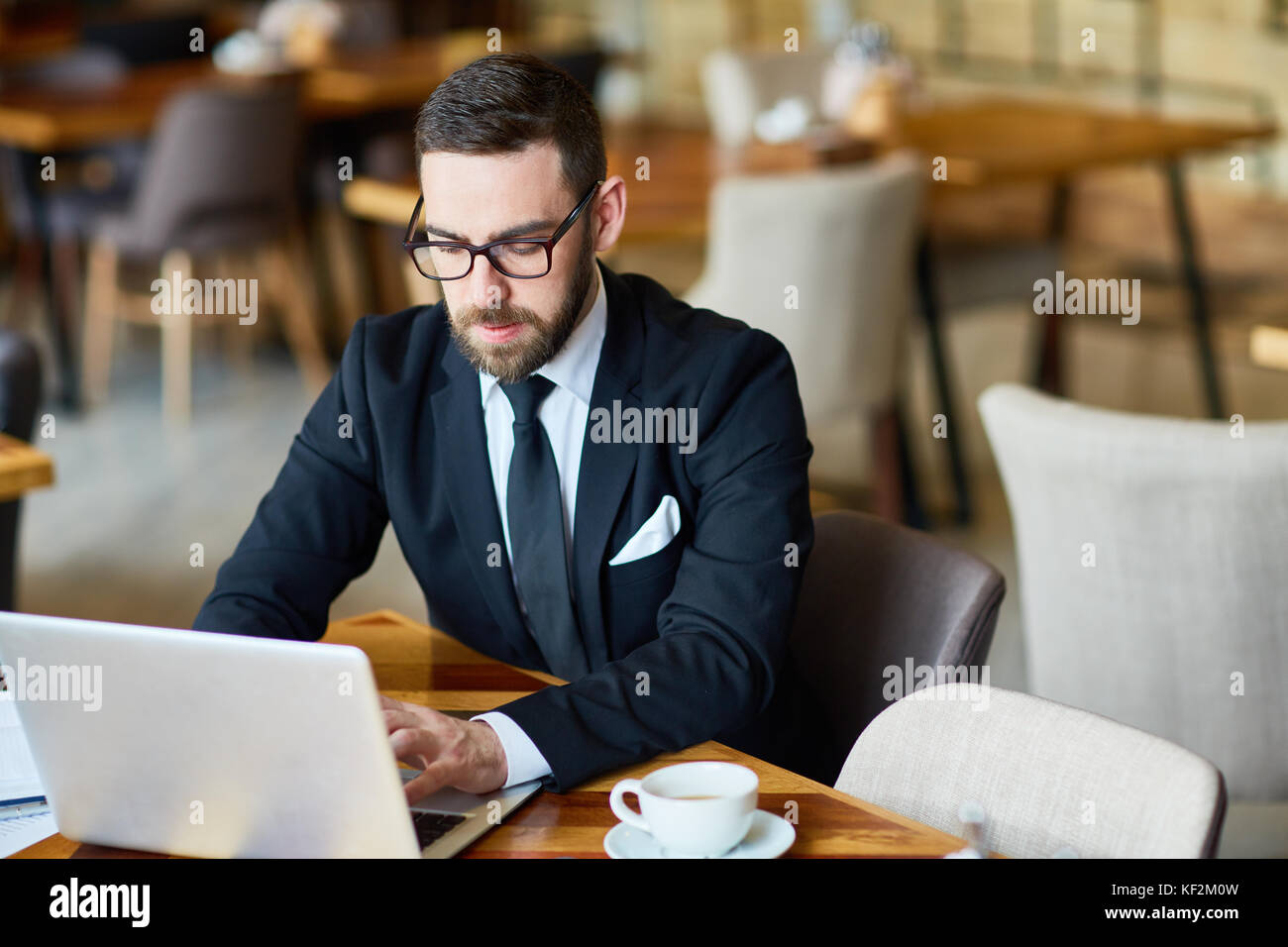 Digital accounts hi-res stock photography and images - Alamy