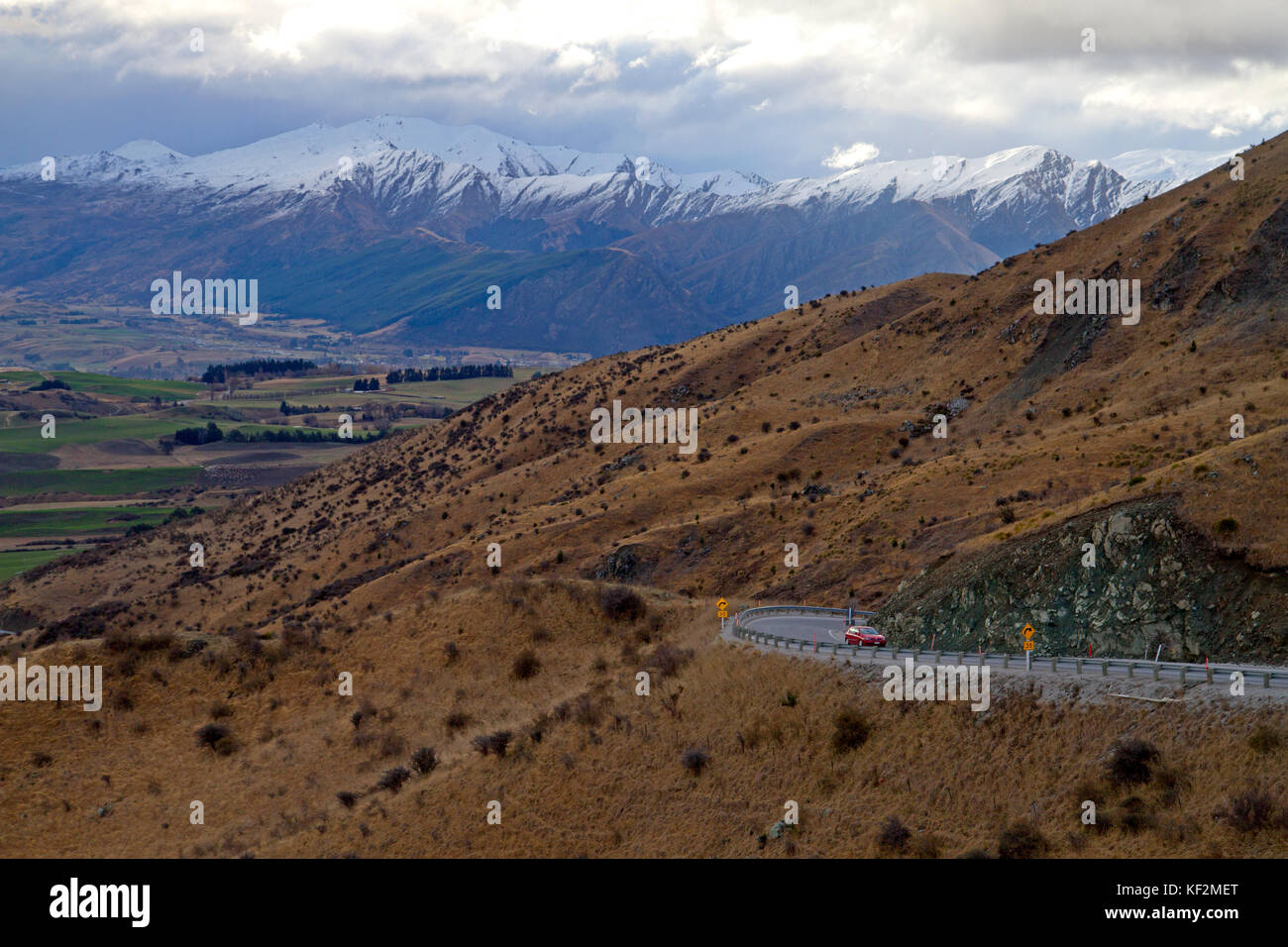 The Crown Range Road, New Zealand's highest sealed road, running ...