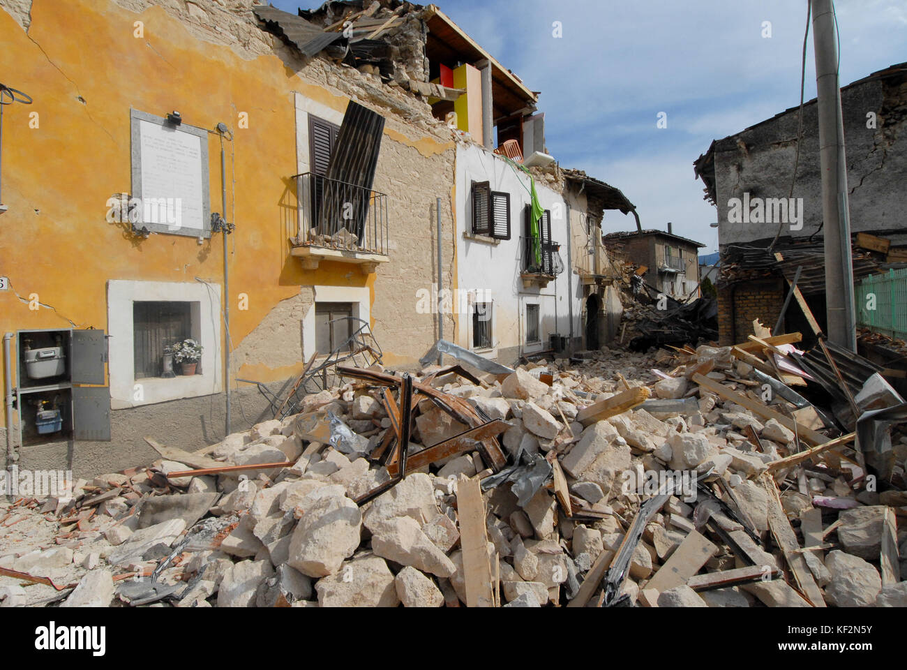 City destroyed by an earthquake Stock Photo - Alamy