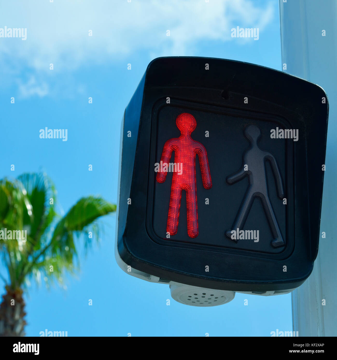 Red man traffic light hi-res stock photography and images - Alamy