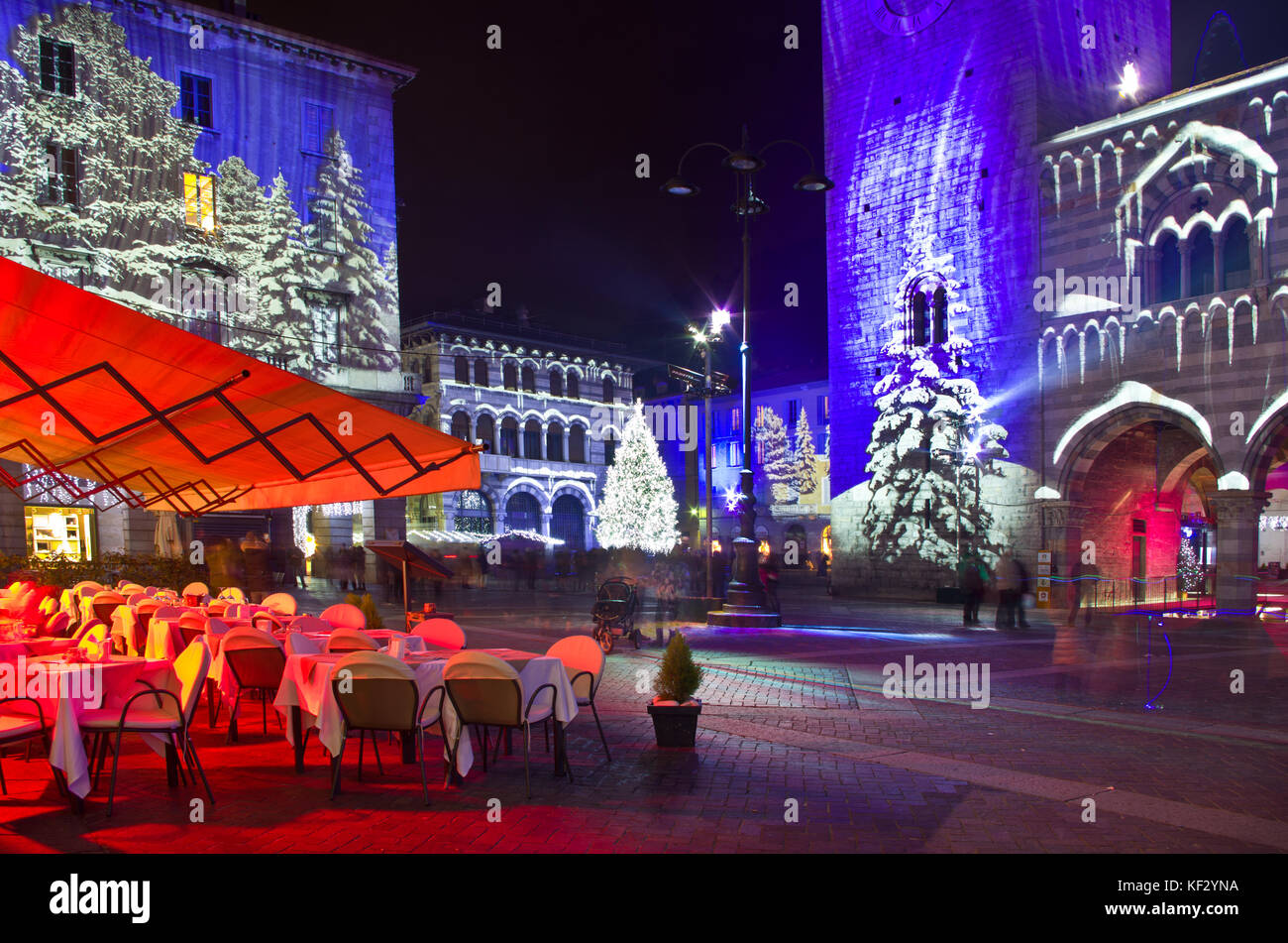 Christmas in Como, a charming downtown with the Christmas lights in the ...