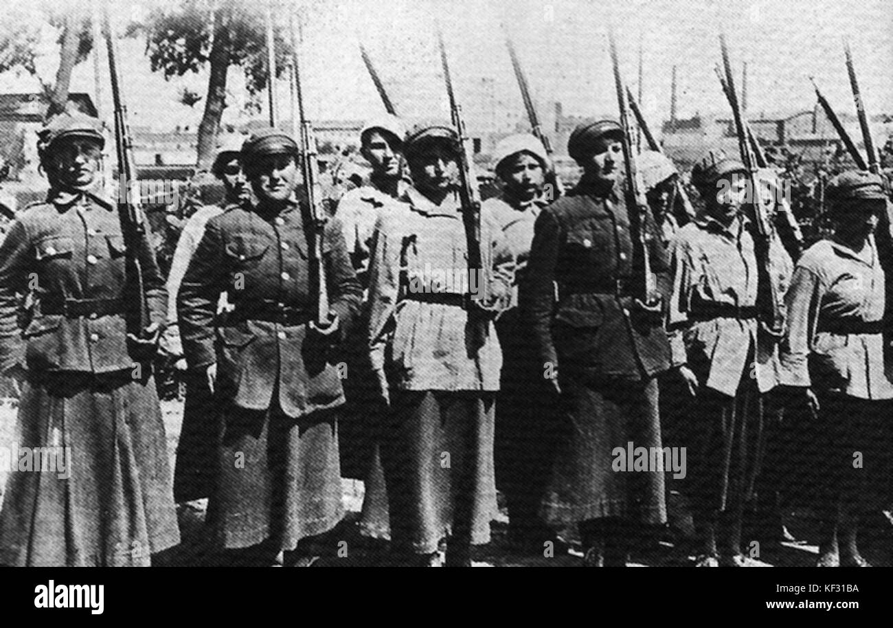 A historical photograph from 1920, depicting Polish soldiers (Zolnierki ...