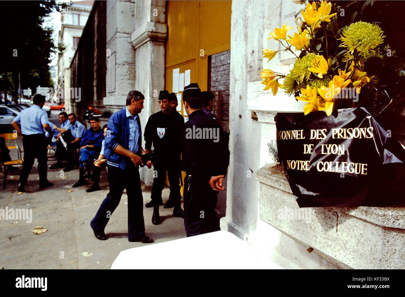 Riot police officers take the place of striking prison watchmen, Saint ...